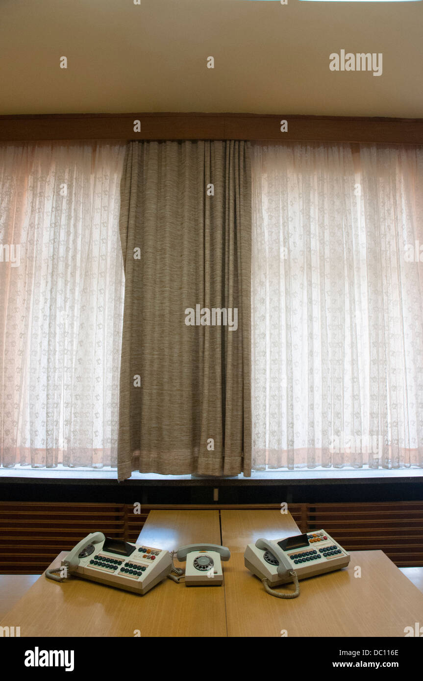 Secretarial staff hi-res stock photography and images - Alamy