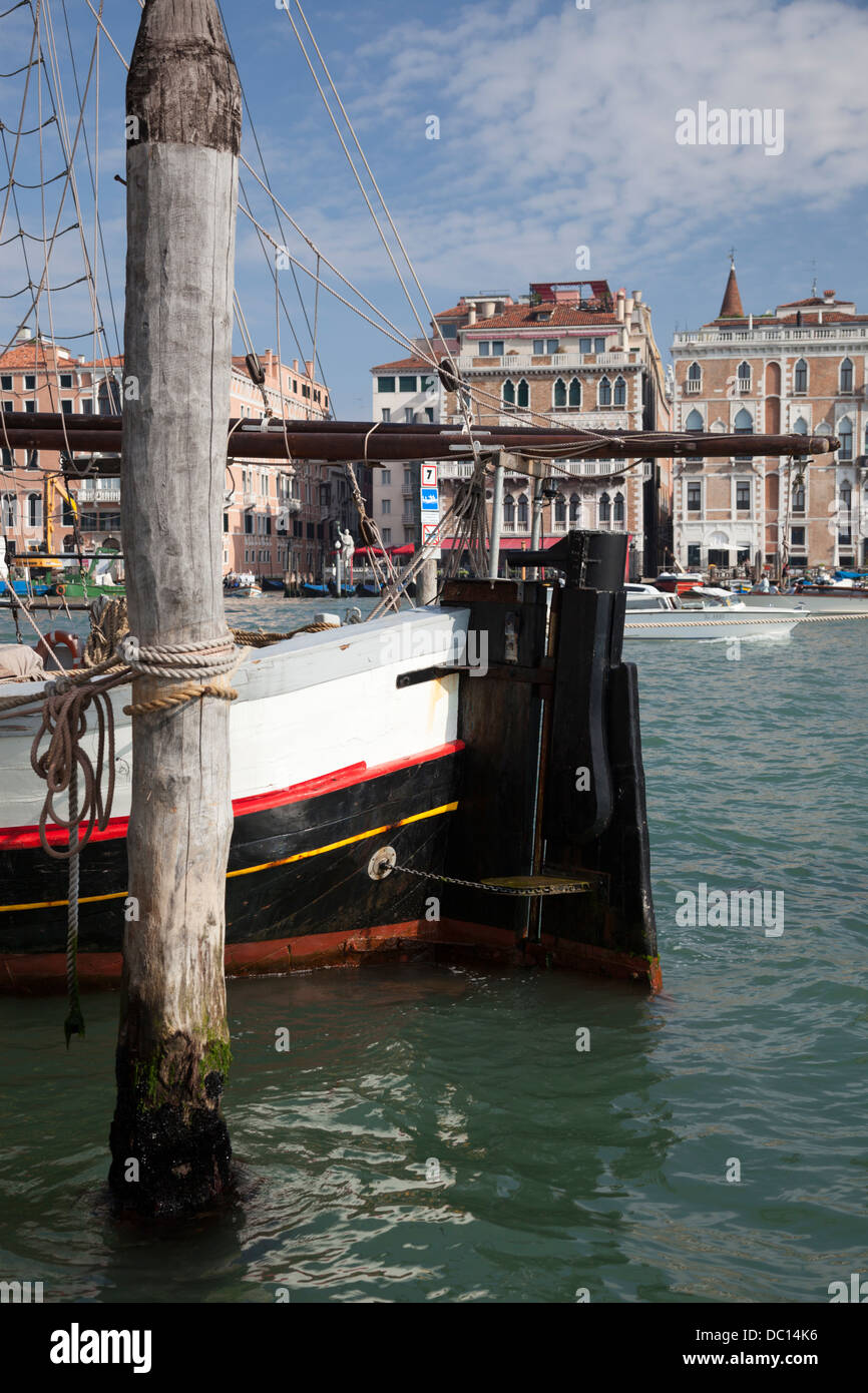 The stern of the trabaccolo "Il Nuovo Trionfo", a testimonial of what ...