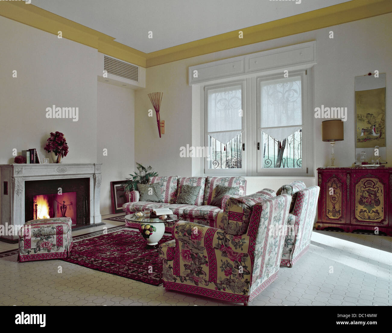 Classic furniture hi-res stock photography and images - Alamy