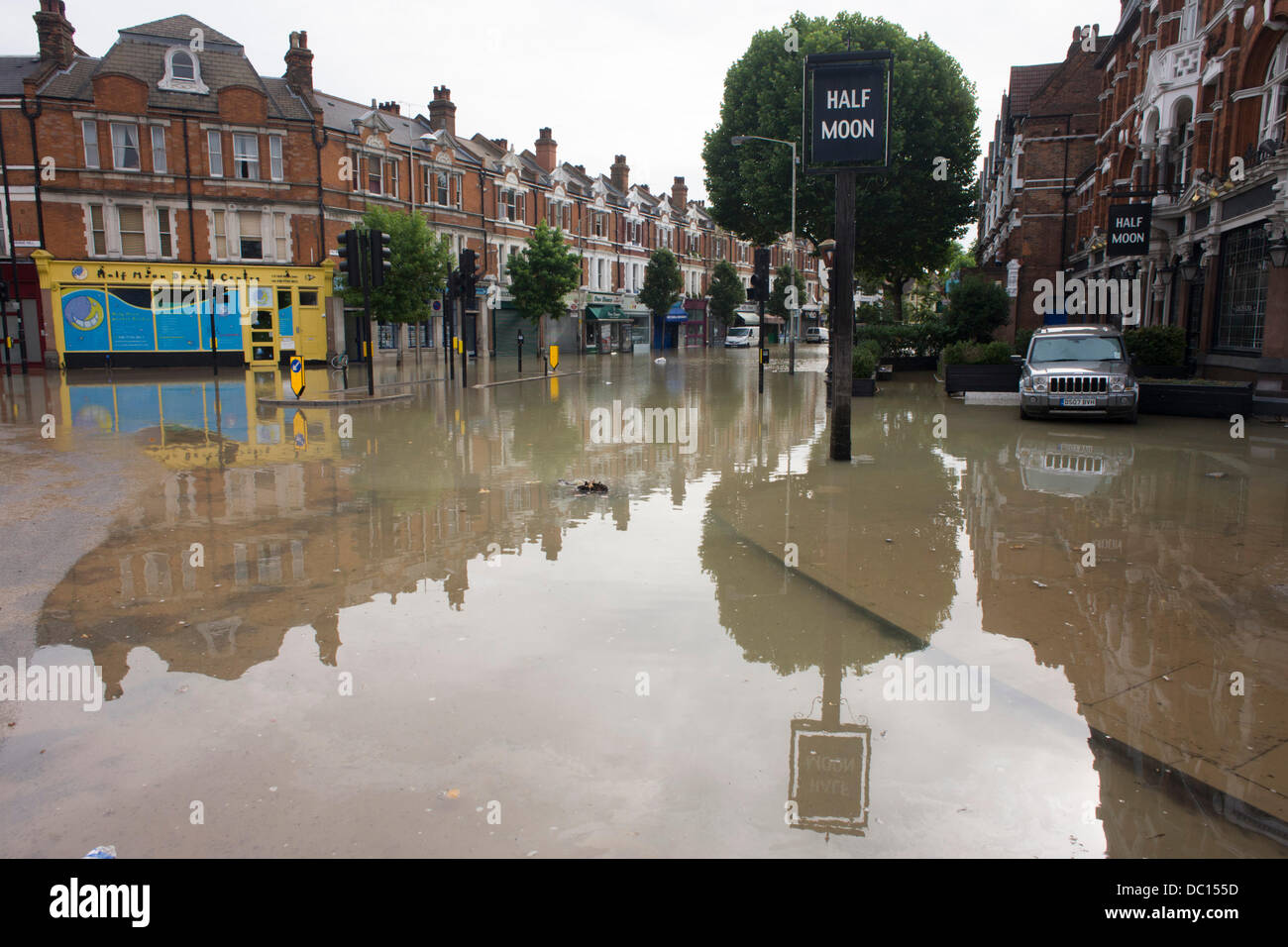 Herne Hill, South London SE24 7th August 2013: A burst water main ...
