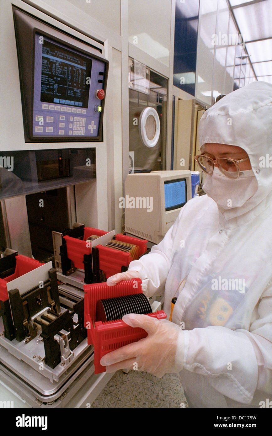 Semiconductor factory hi-res stock photography and images - Alamy