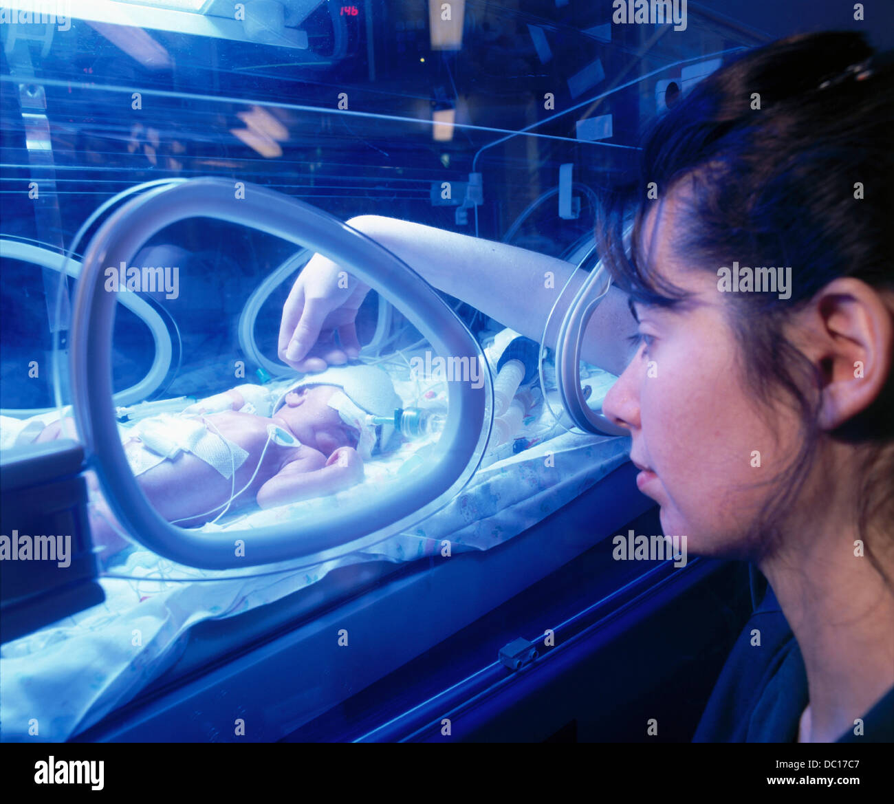 Special care baby incubator hi-res stock photography and images - Alamy