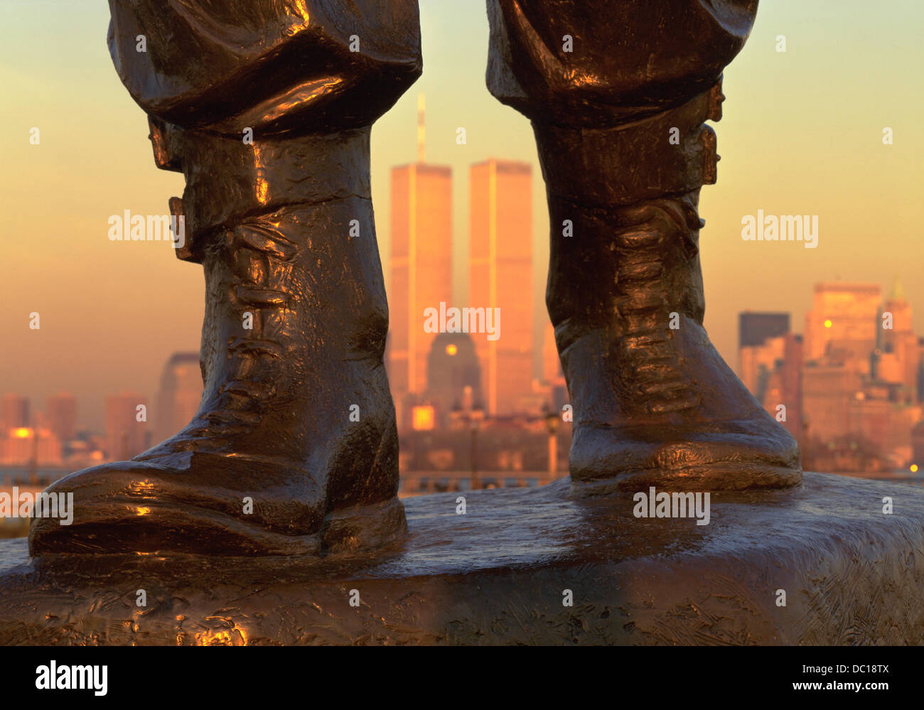 Foot soldiers statue hi-res stock photography and images - Alamy