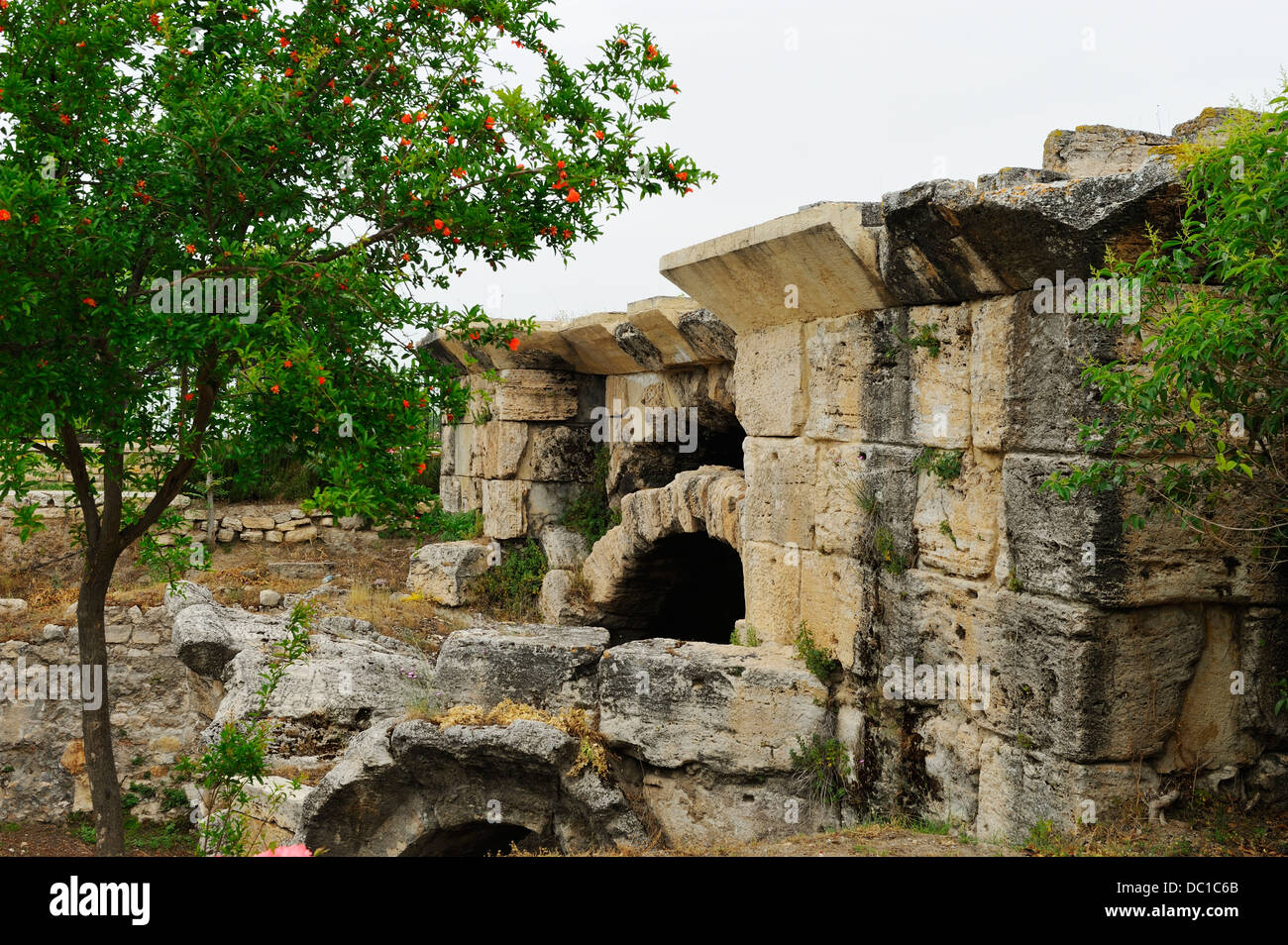 Roman baths hierapolis hi-res stock photography and images - Alamy