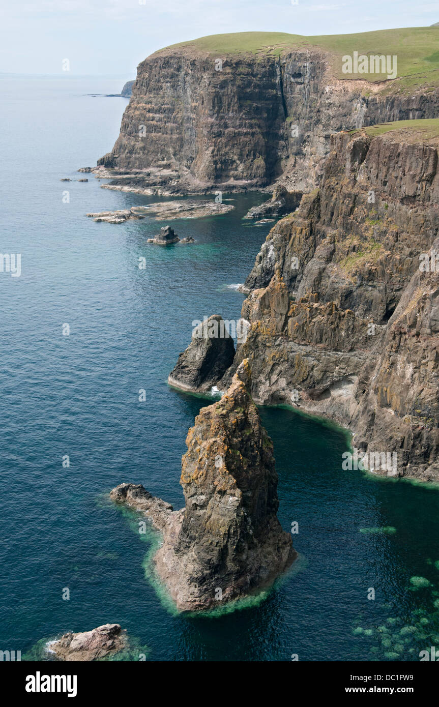 Sea stacks and cliff scenery on the Duirinish coast, Isle of Skye ...