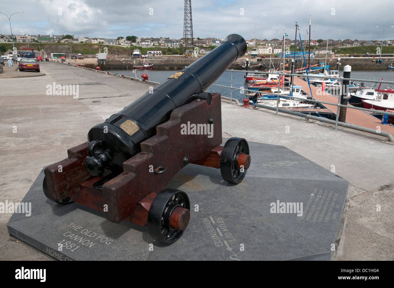 Scotland cannon hi-res stock photography and images - Alamy