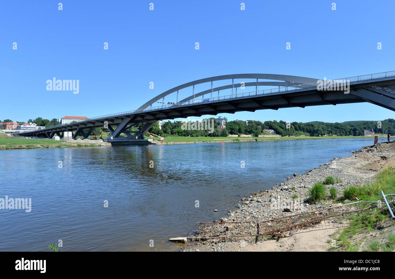 Dresden elbe valley unesco hi-res stock photography and images - Alamy