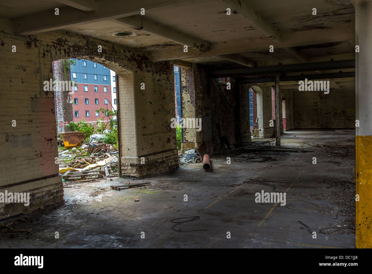 Old warehouse in ruins hi-res stock photography and images - Alamy