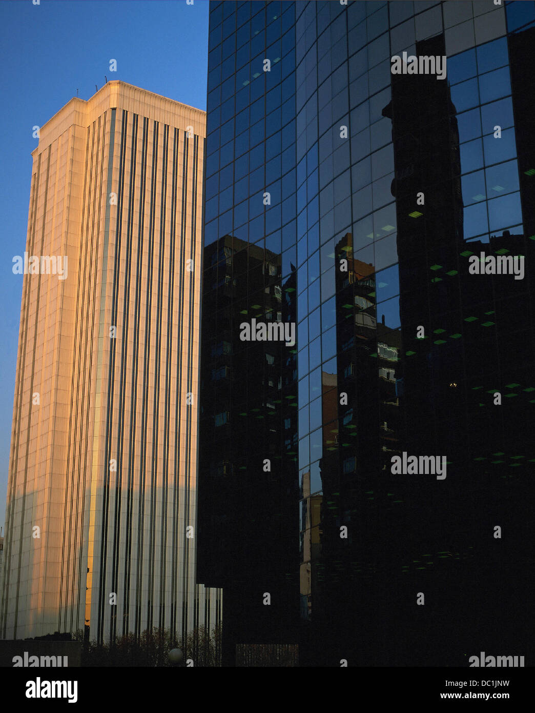 Torre de picasso hi-res stock photography and images - Alamy