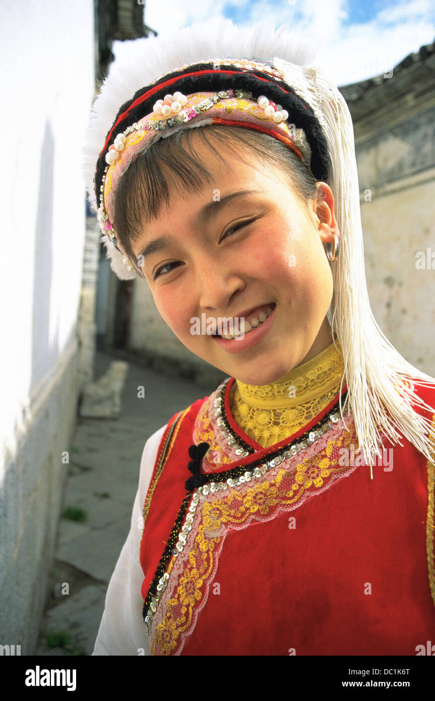 Bai girl. Yunnan province. China Stock Photo - Alamy