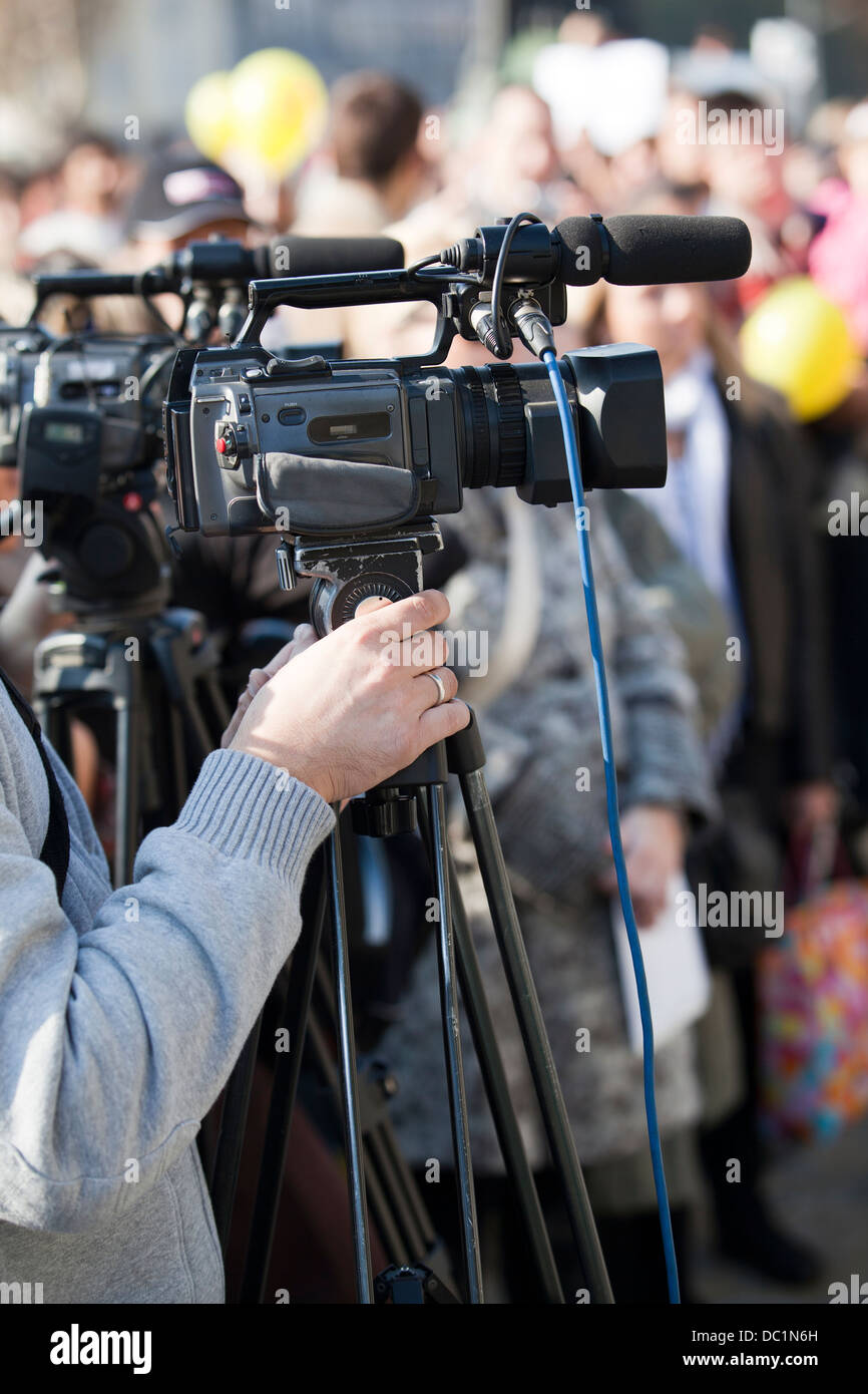 Covering event coverage hi-res stock photography and images - Alamy