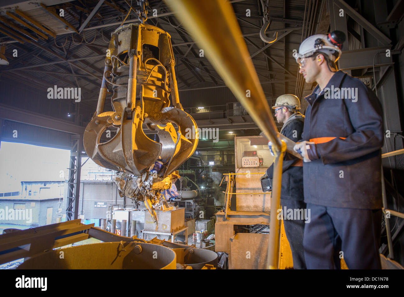 Mechanical scale hi-res stock photography and images - Alamy