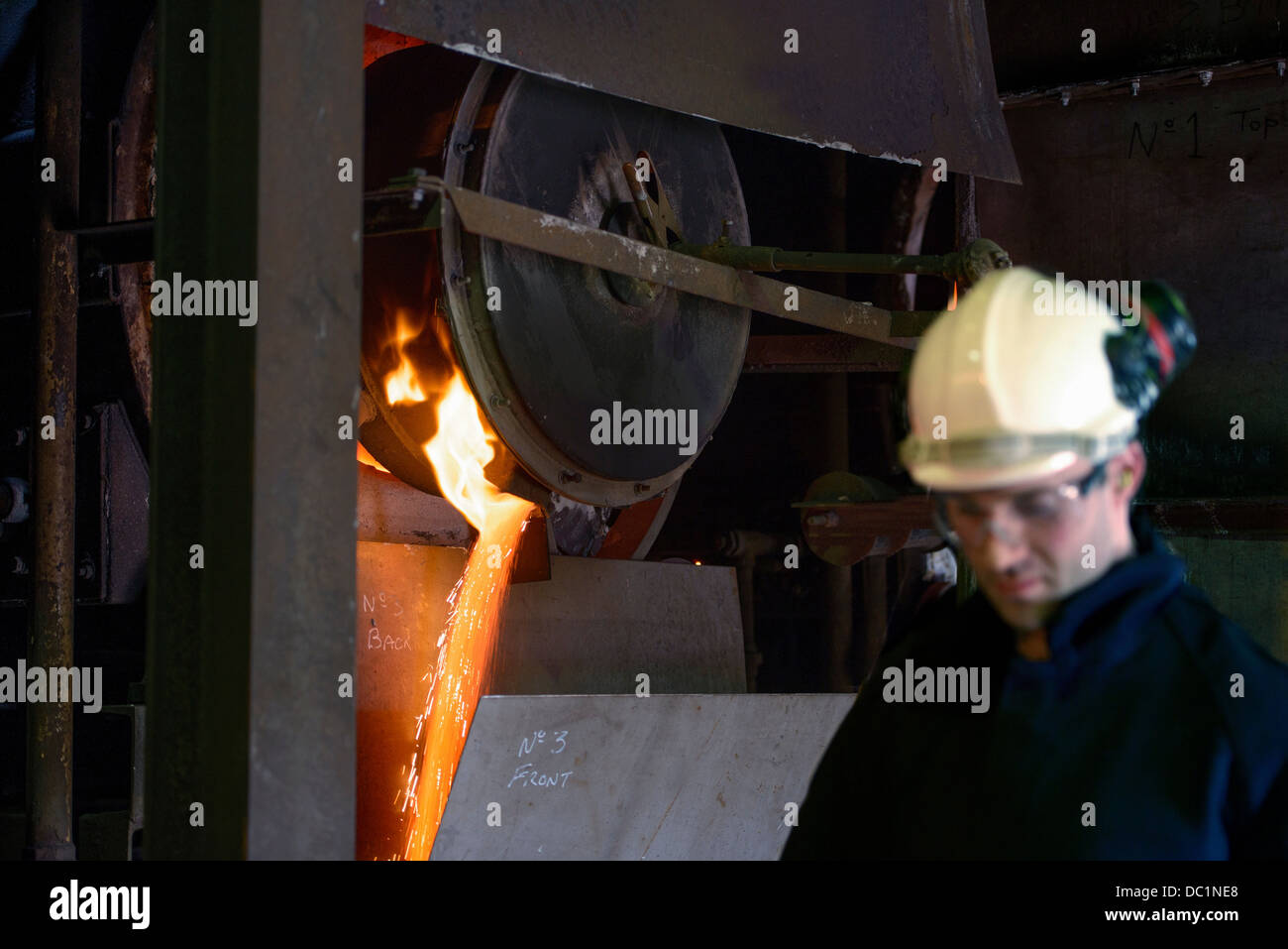 Molten metal steel hi-res stock photography and images - Alamy