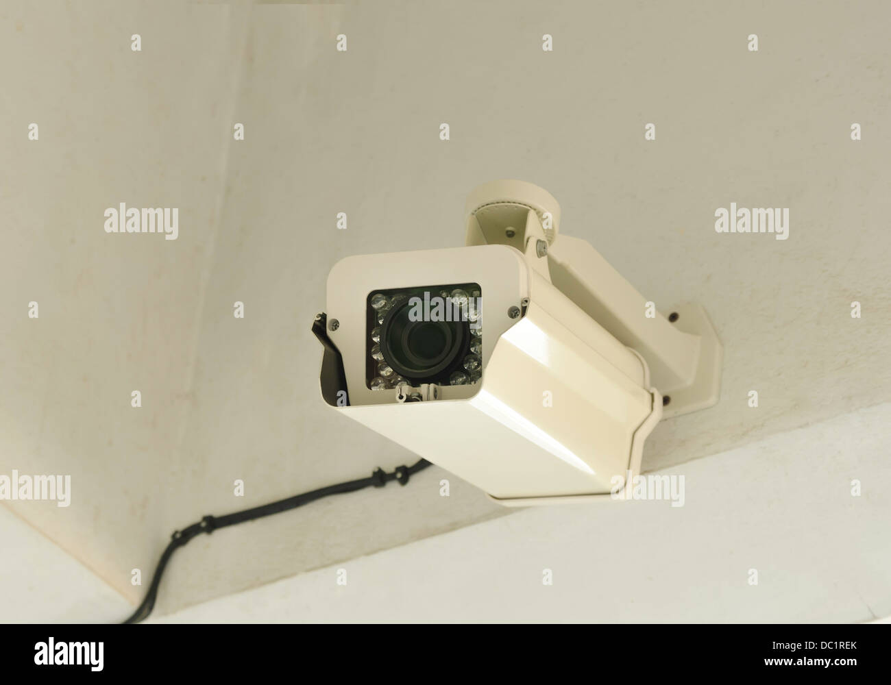 Buildings with cctv hi-res stock photography and images - Alamy