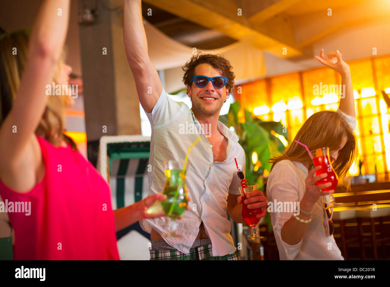 Cocktail party group people dancing hi-res stock photography and images ...
