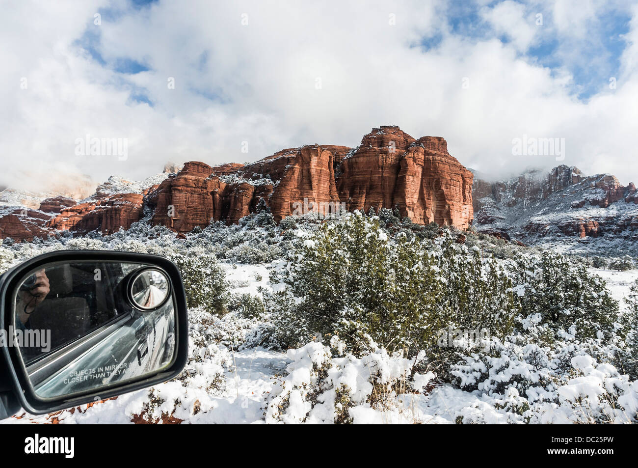 Snowfall in Sedona, AZ through side window of a car Stock Photo - Alamy