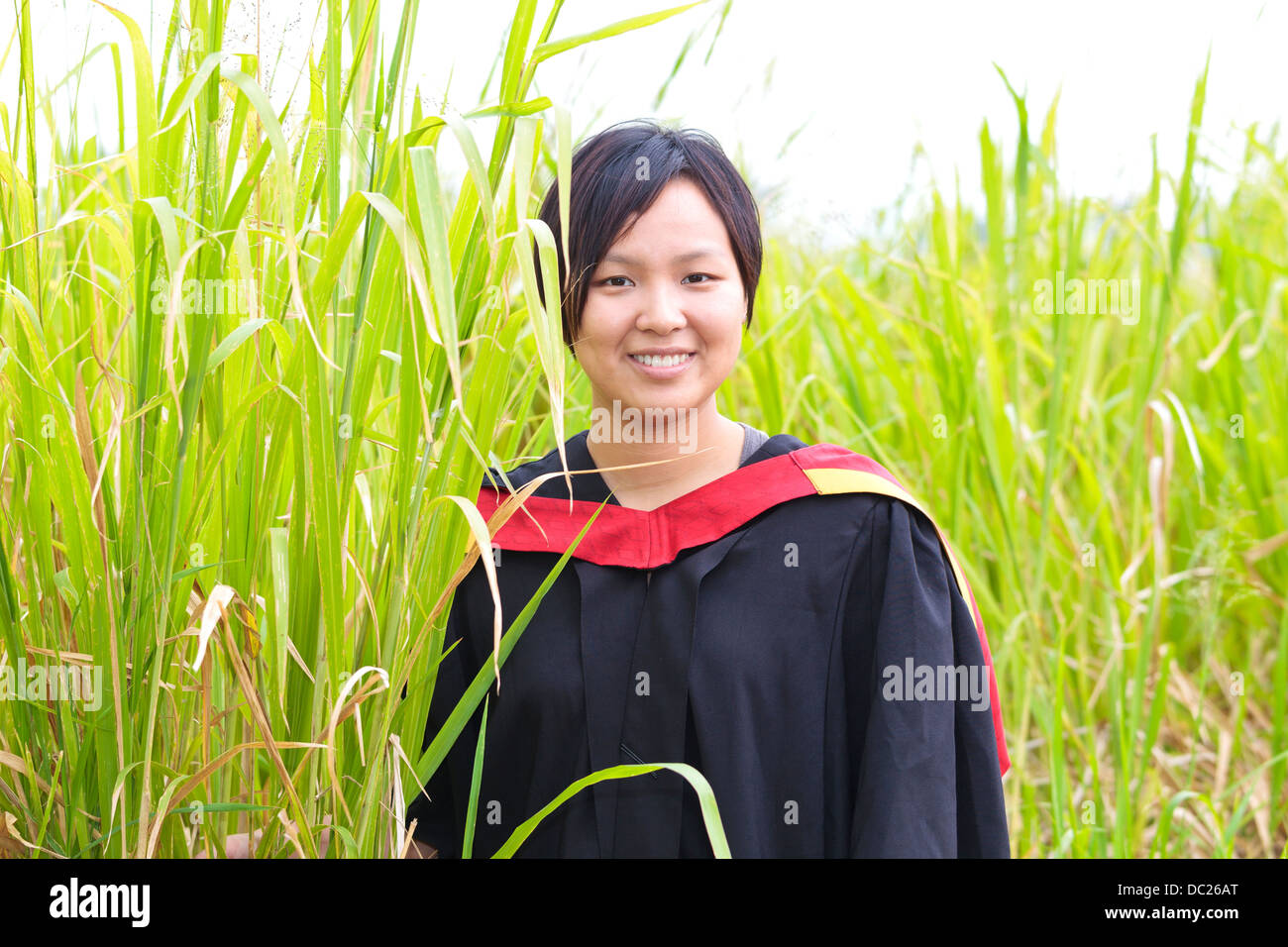 Asian woman graduation Stock Photo - Alamy