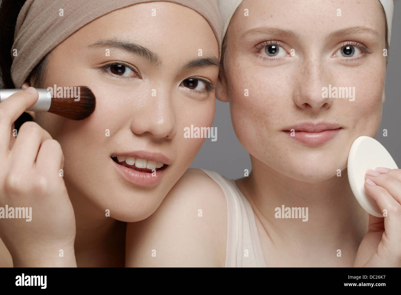 Women getting ready fun hi-res stock photography and images - Alamy