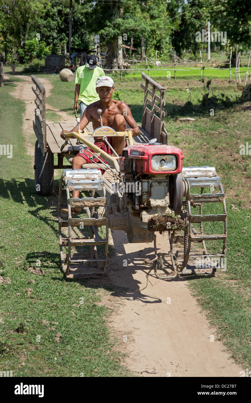 How to drive tractor hi-res stock photography and images - Alamy