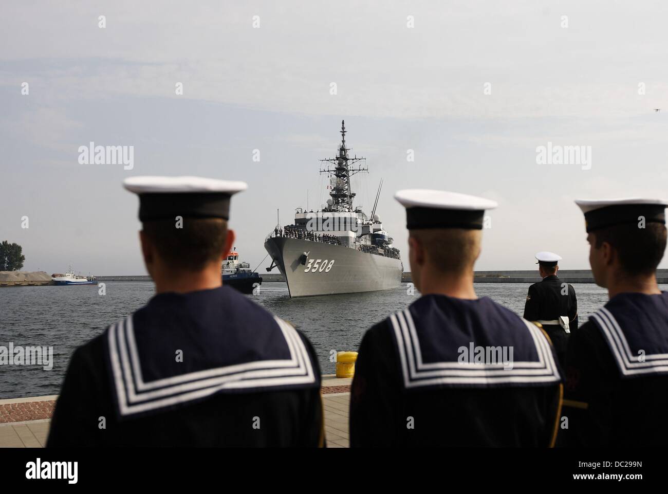 Jmsdf ships hi-res stock photography and images - Alamy