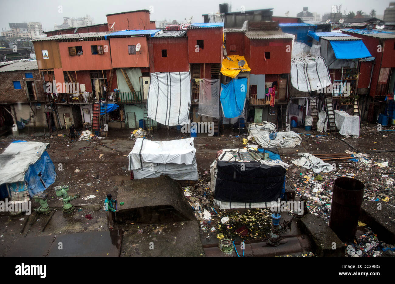 Bandra Station area slums near station multi-storey Stock Photo - Alamy