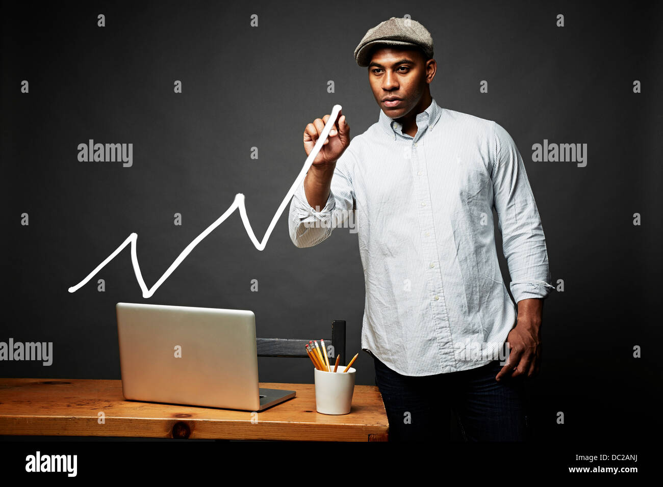 Line graph hi-res stock photography and images - Alamy