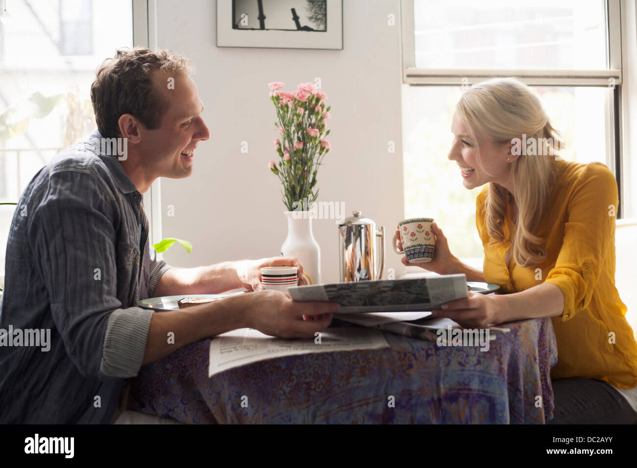 Quality papers hi-res stock photography and images - Alamy