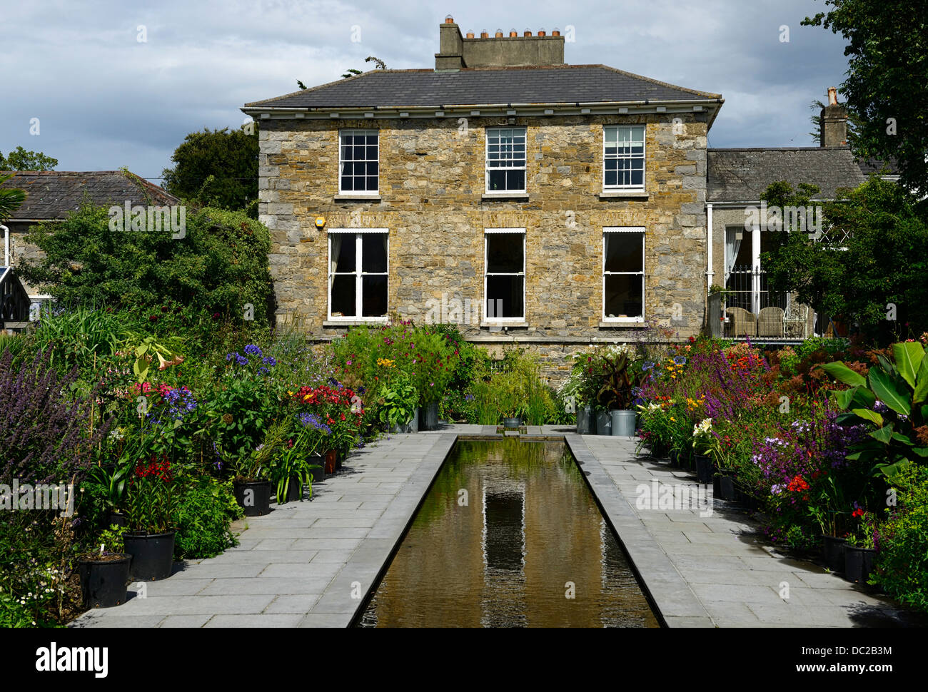Canal perennials hi-res stock photography and images - Alamy