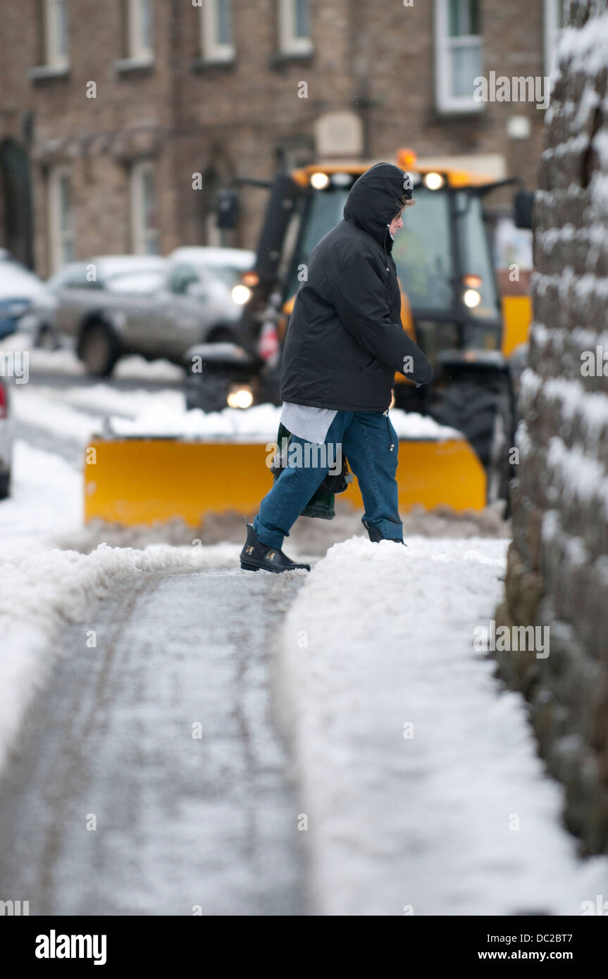 Spreading Grit High Resolution Stock Photography and Images - Alamy