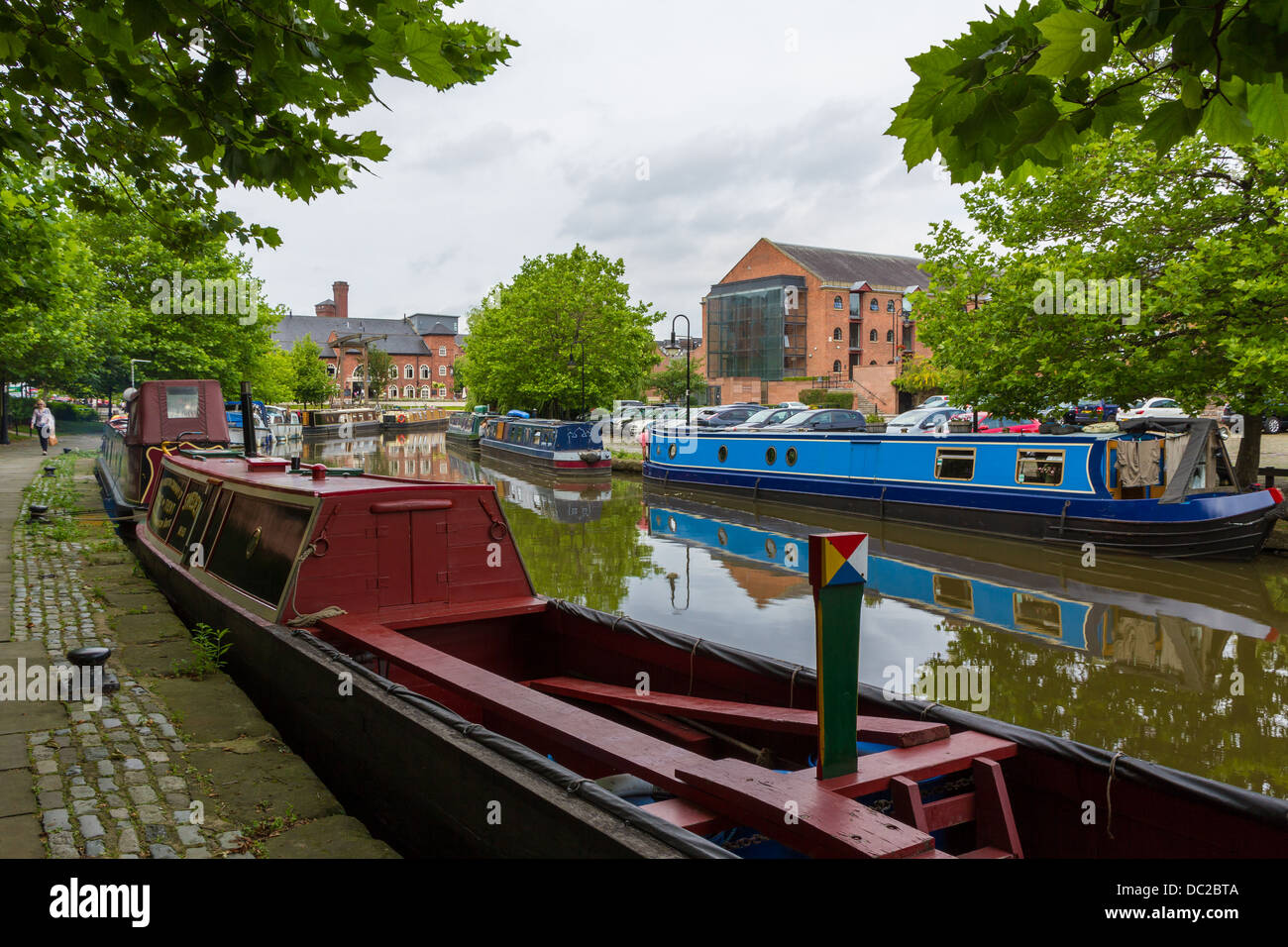 Manchester narrow boats hi-res stock photography and images - Alamy