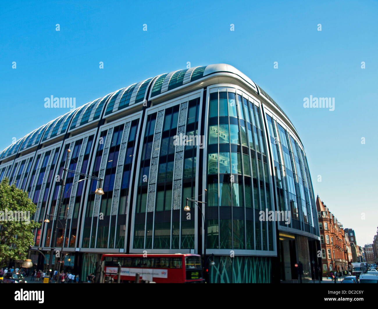 View of Park House on Oxford Street, near Mayfair Stock Photo - Alamy