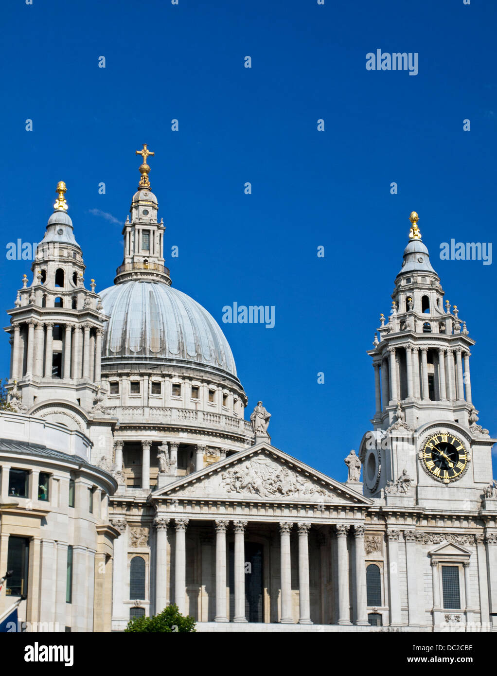 Western facade of St. Paul's Cathedral, designed by Sir Christopher ...