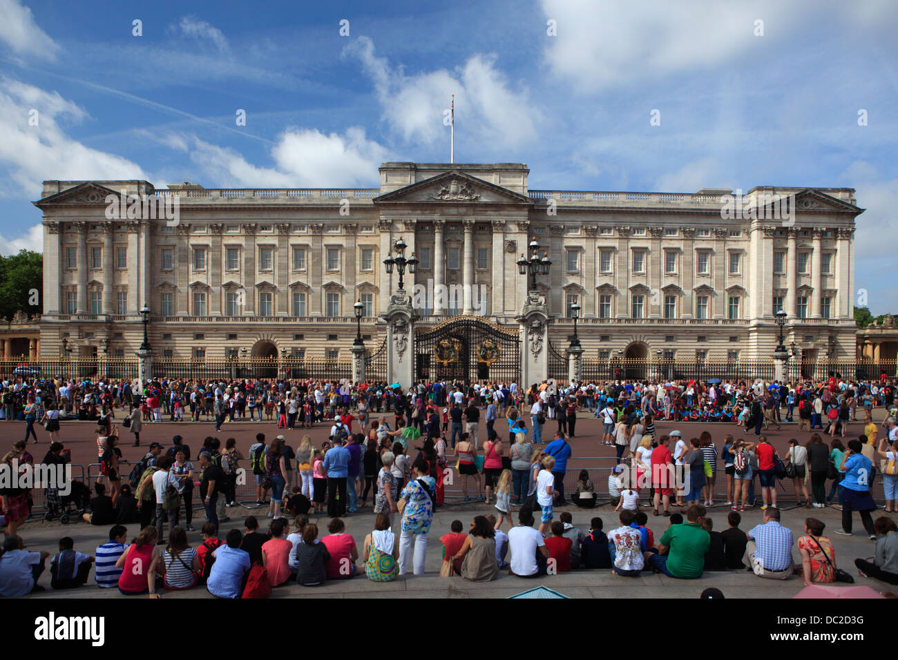 Facade of Buckingham Palace, London, UK Stock Photo - Alamy