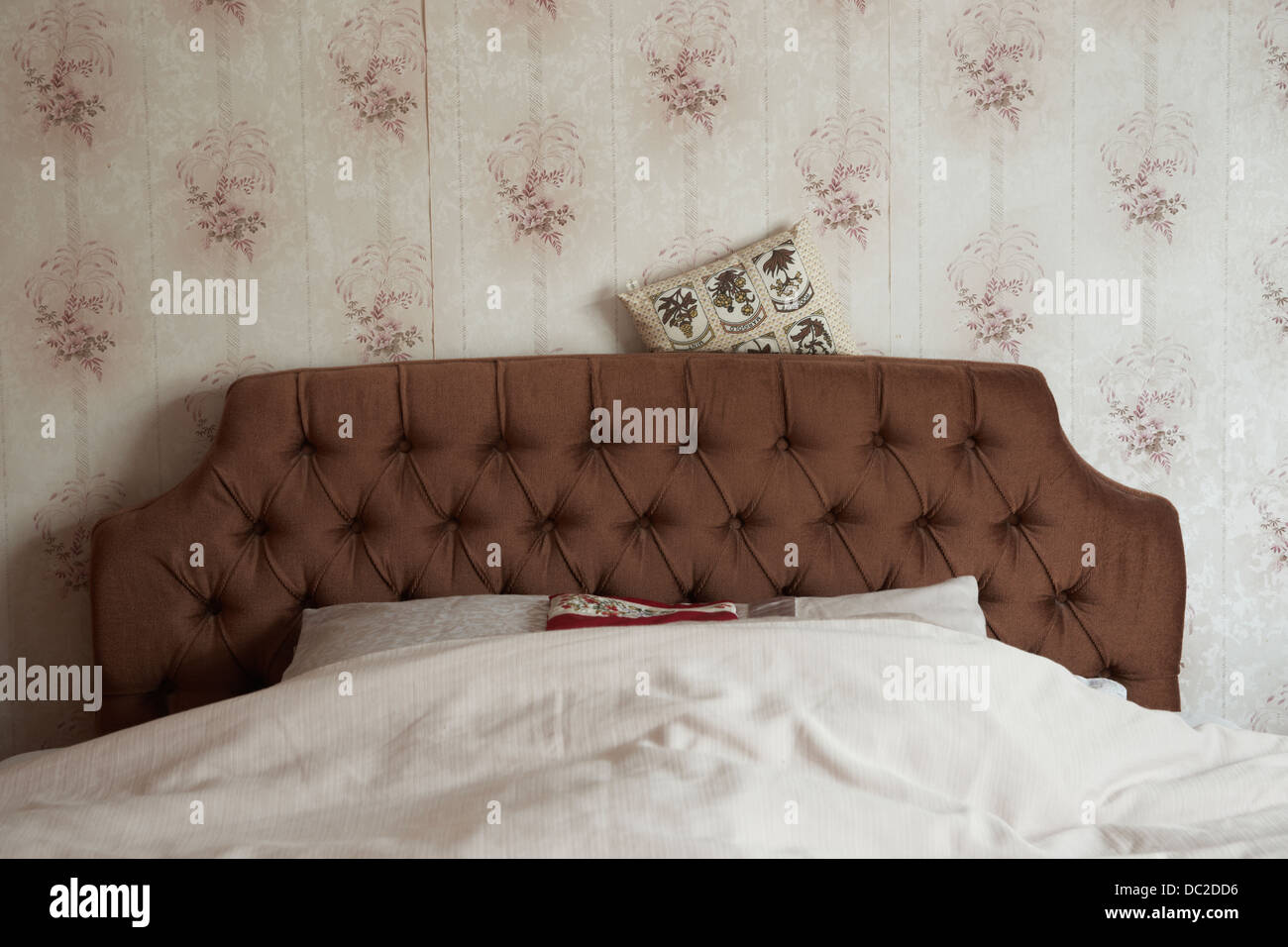 Bed sleep retro hi-res stock photography and images - Alamy