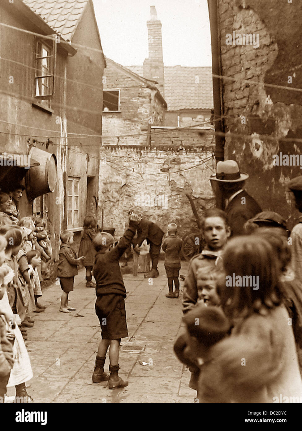 Victorian slums 1900s hi-res stock photography and images - Alamy