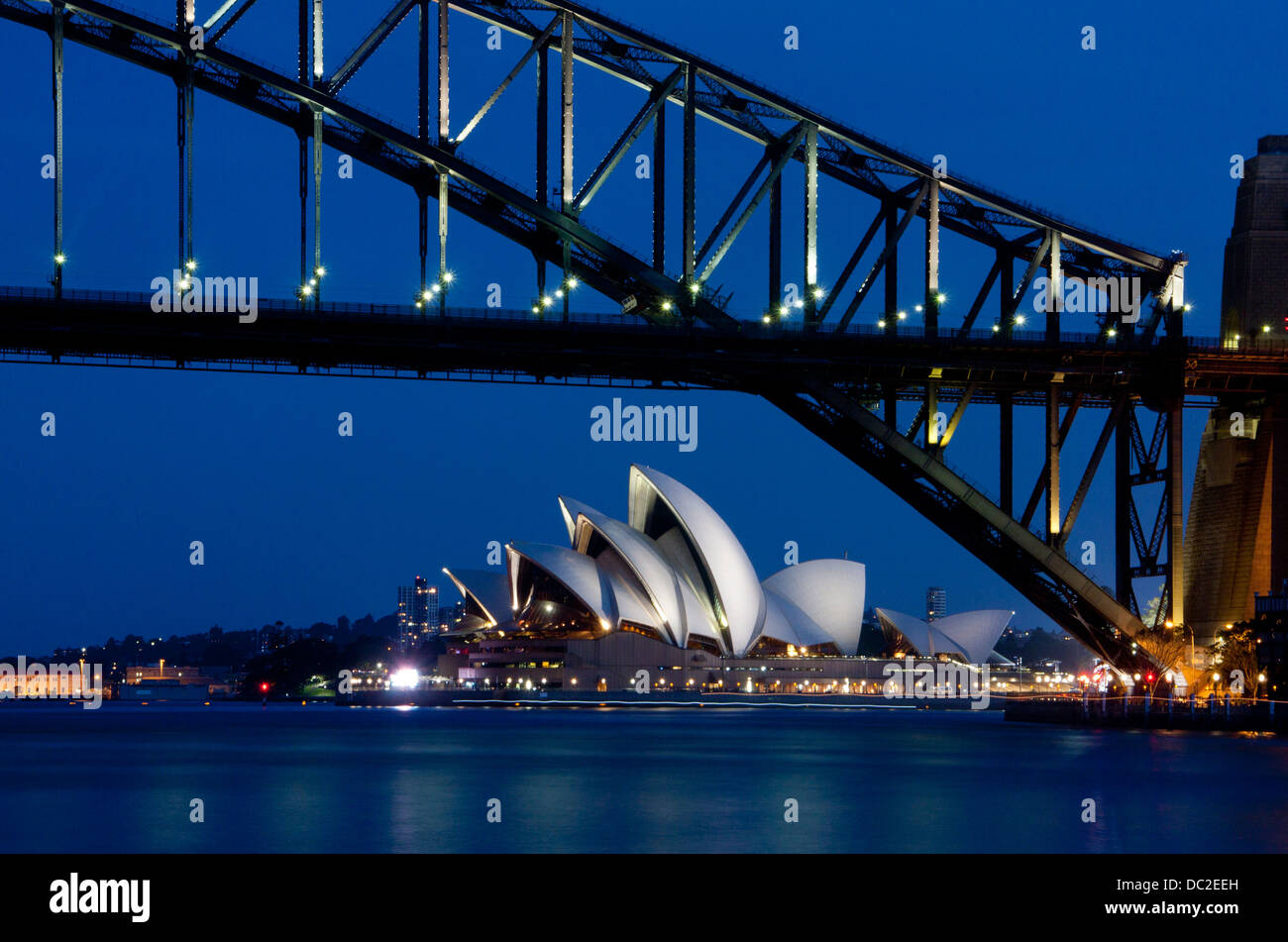 Sydney Opera House and Harbour Bridge from Blues Point reserve at ...