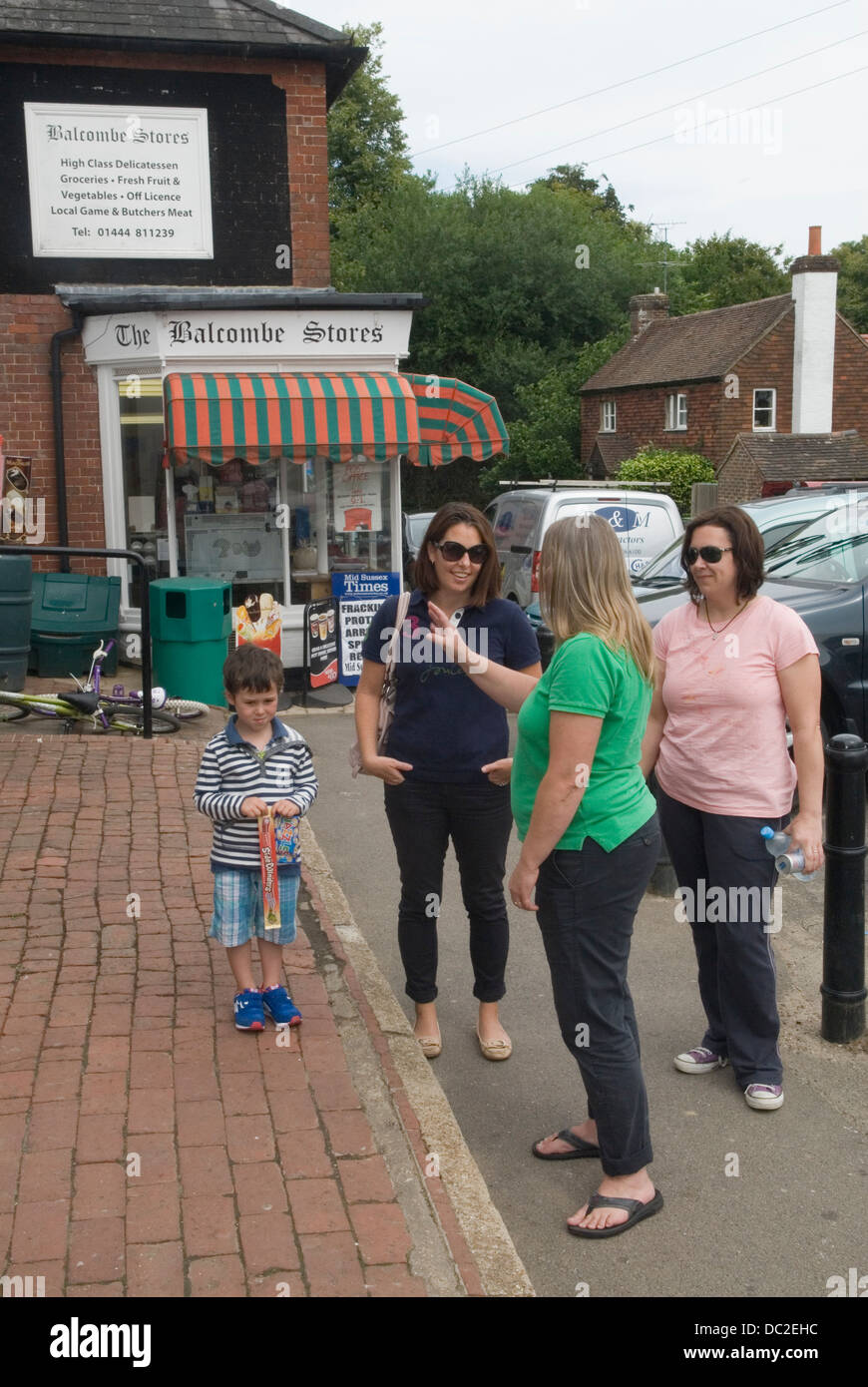 Balcombe village west sussex uk fracking frack hi-res stock photography ...