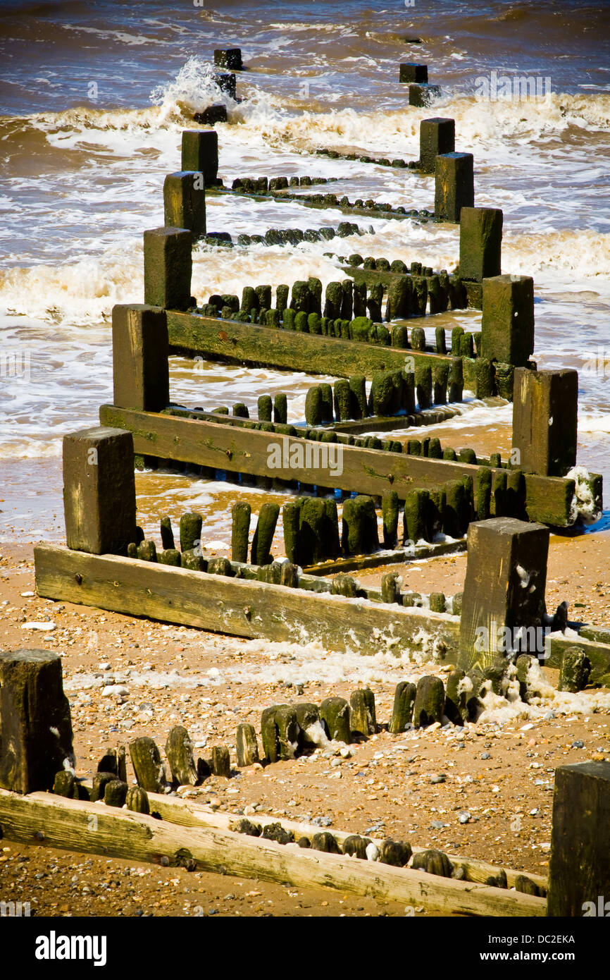 Groynes on Hunstanton beach Stock Photo - Alamy