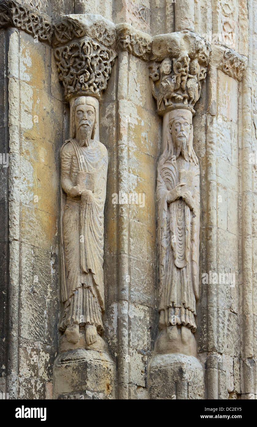 Romanesque statues hi-res stock photography and images - Alamy