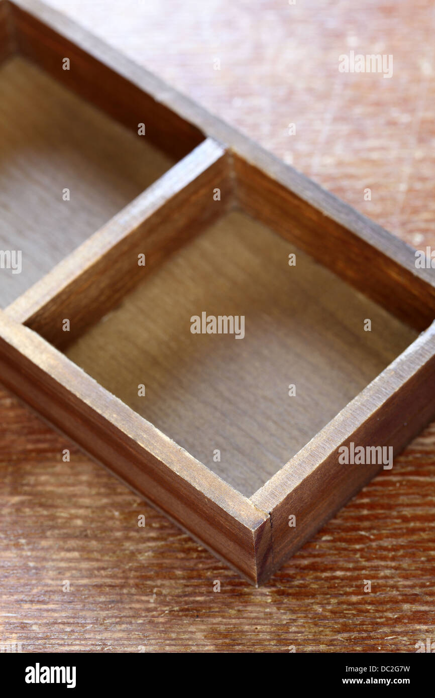 empty wooden box on table Stock Photo - Alamy