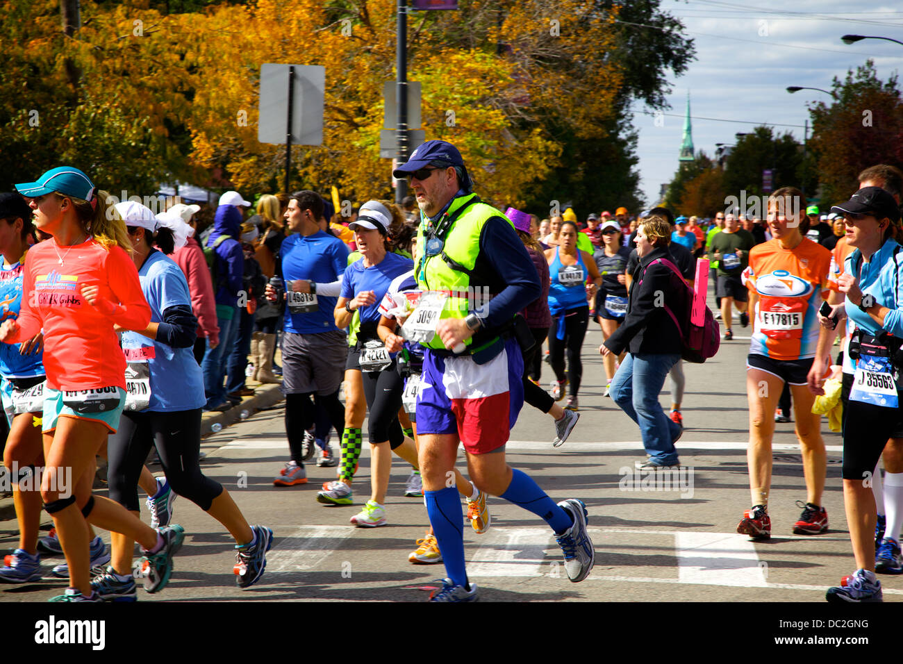 Fans watch runners hi-res stock photography and images - Alamy