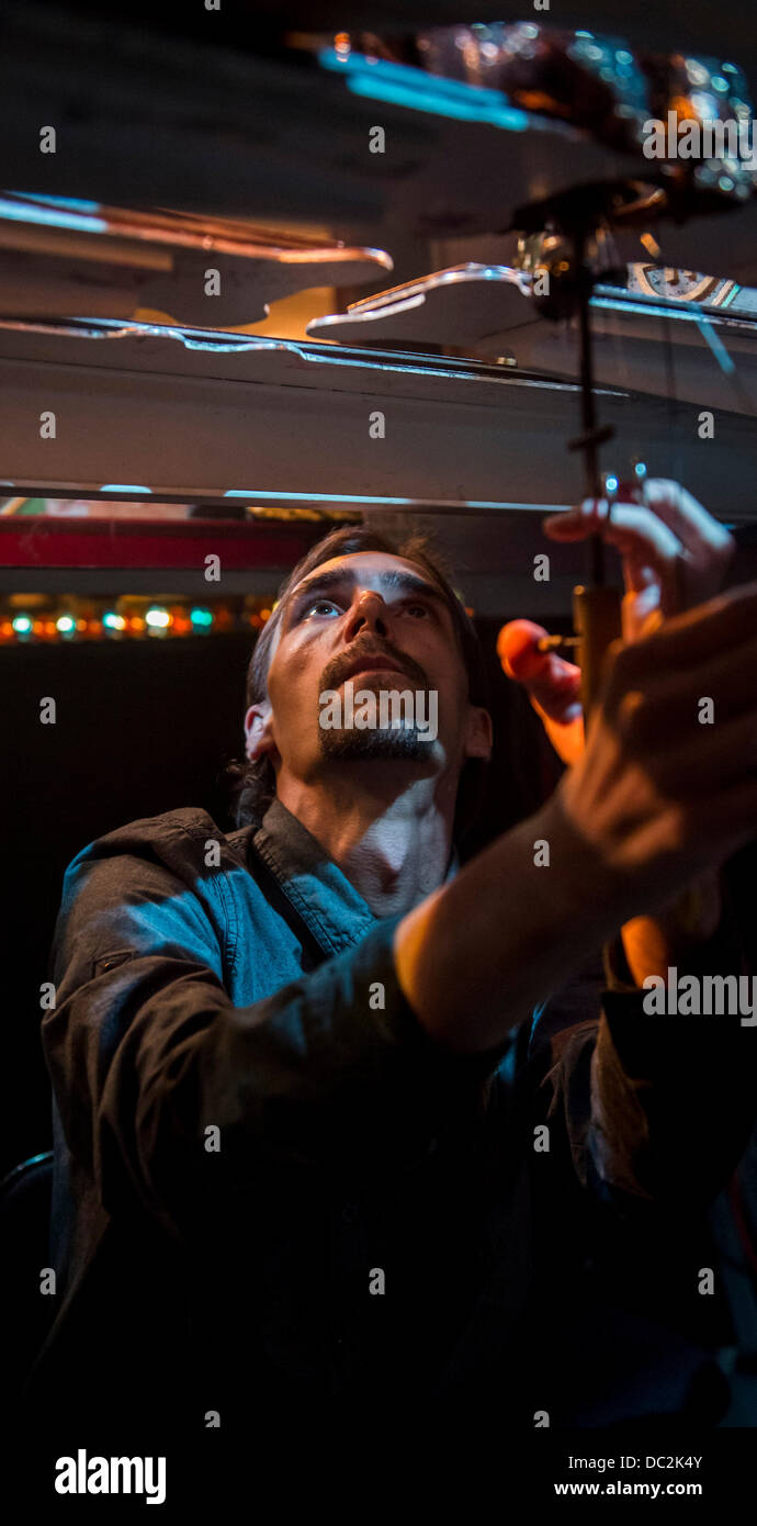 Rolling Meadows, Illinois, USA. 07th Aug, 2013. Puppeteer SHAYNE SNYDER ...