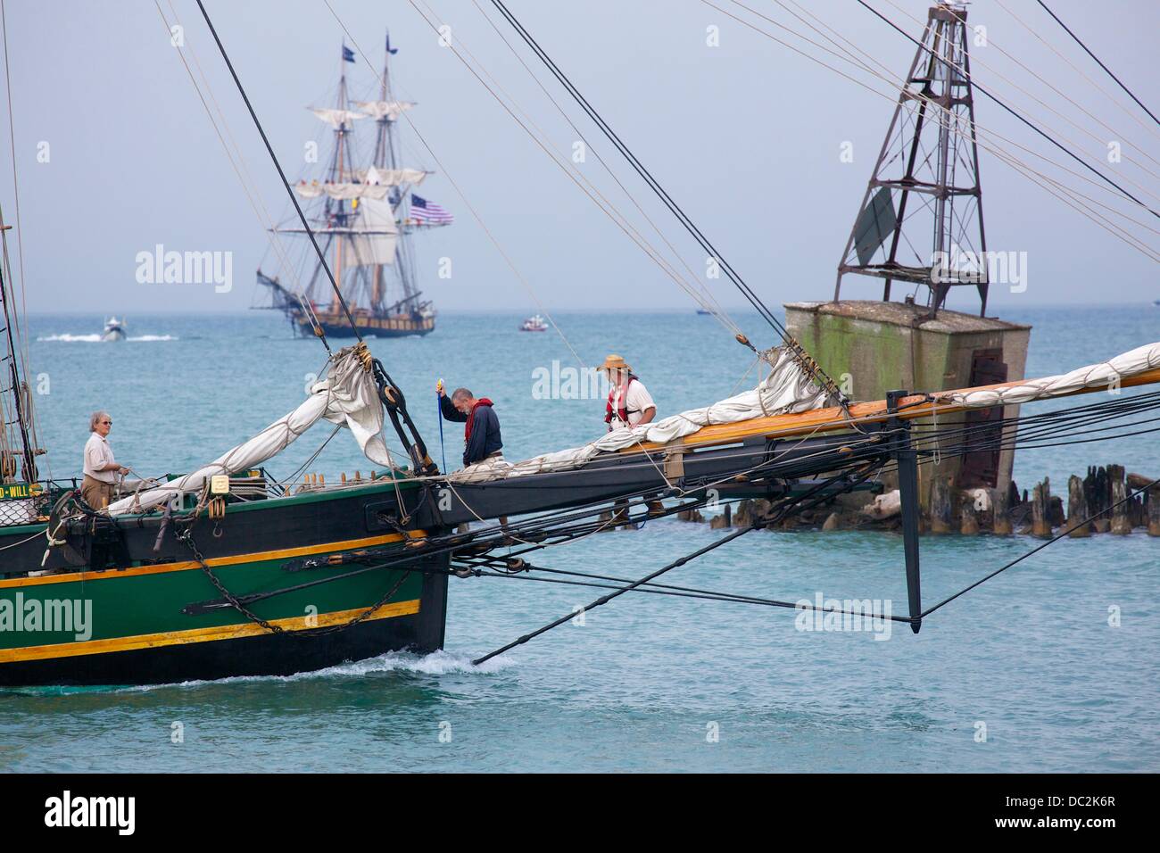 Chicago, Illinois, USA. 7th August 2013. The crew of the sloop Friends ...
