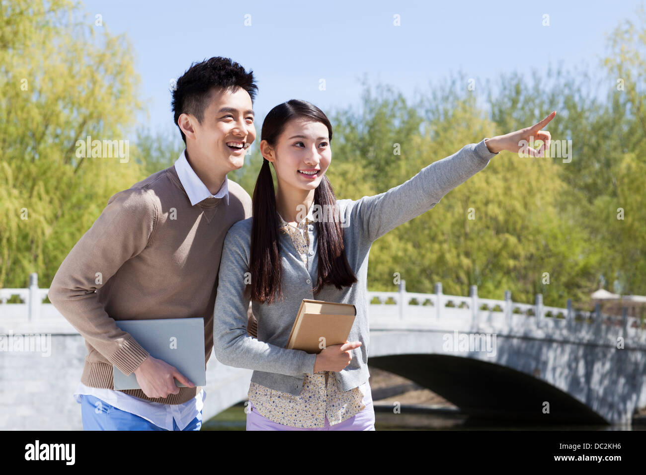 Pointing direction campus hi-res stock photography and images - Alamy