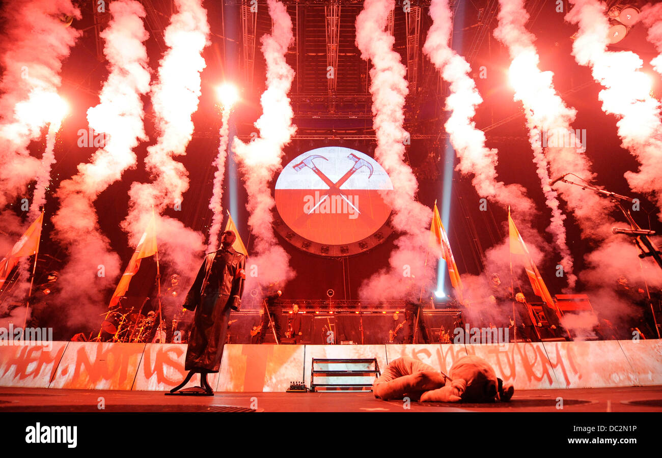 Prague, Czech Republic. 7th Aug, 2013. British singer, musician and ...