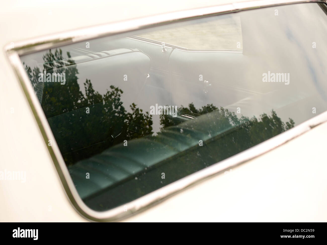 Rear window of an American muscle car Stock Photo - Alamy