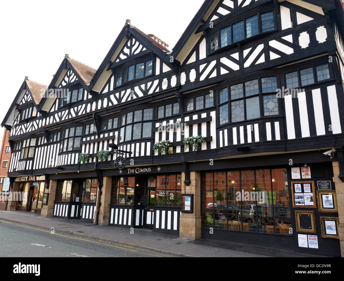 Traditional compass hi-res stock photography and images - Alamy