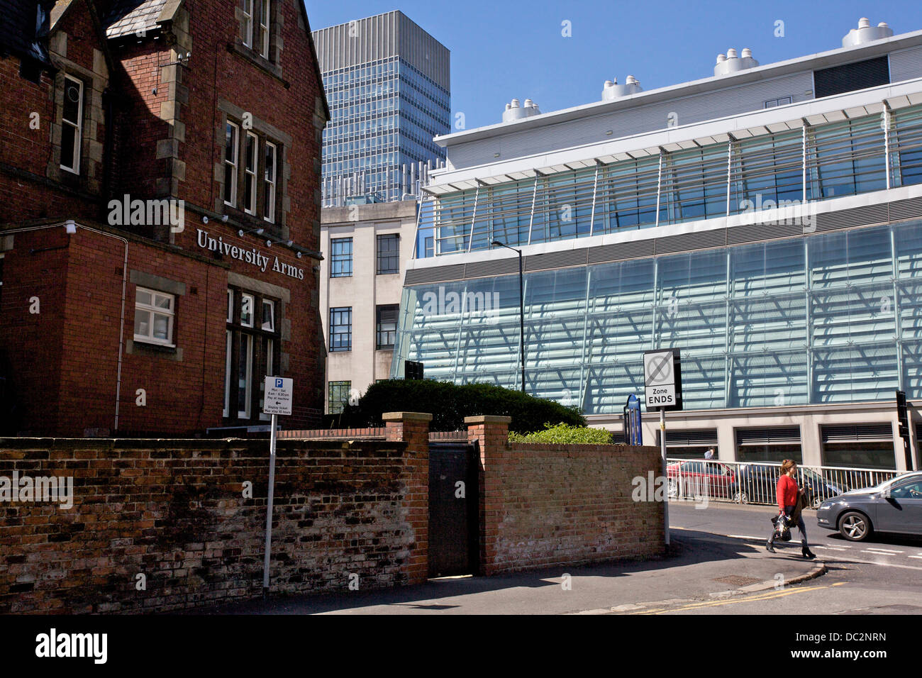 University arms hi-res stock photography and images - Alamy