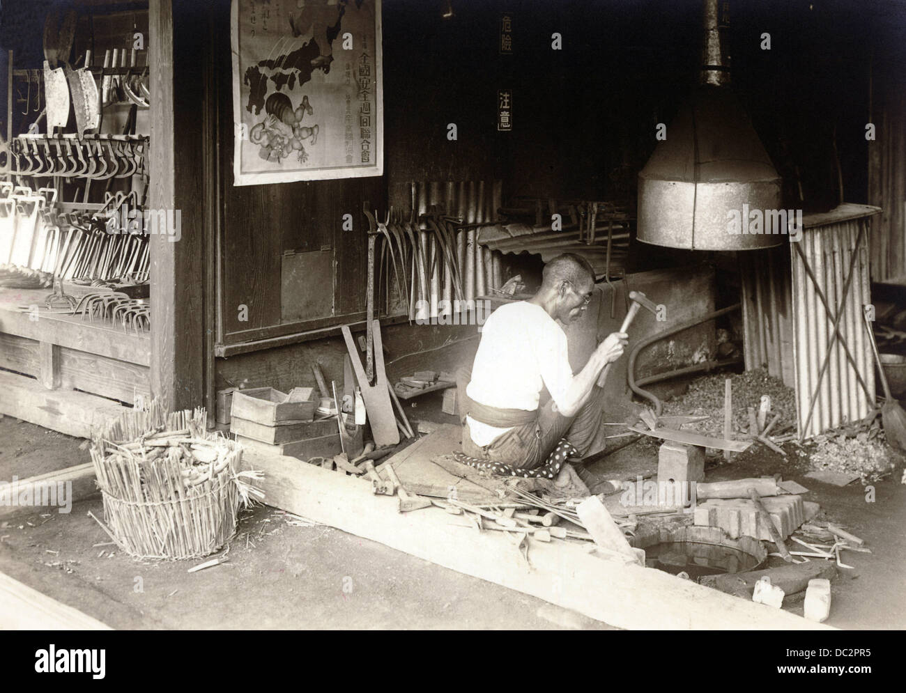 Blacksmith. Pictured in the early 1920th Stock Photo - Alamy