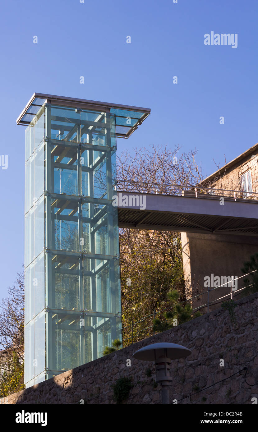 Outdoor glass elevator hi-res stock photography and images - Alamy